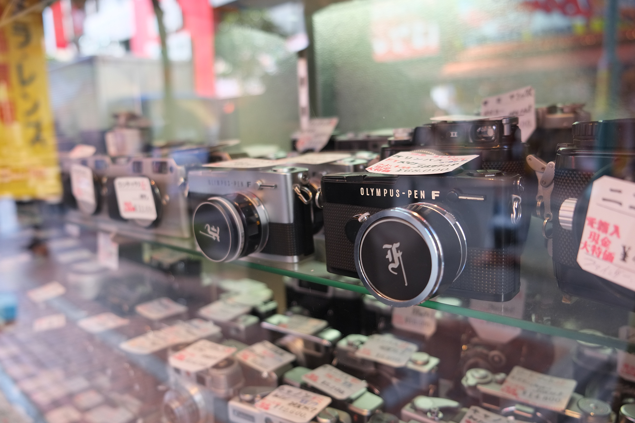 Interacting with cameras in a mirrorless world – basili mobile images